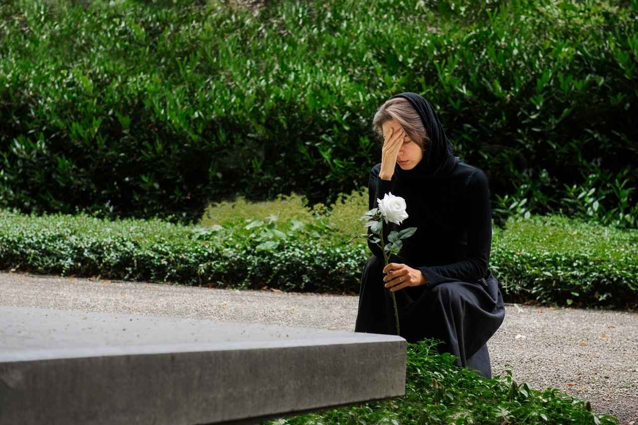 The Grieving Process: The Psychological Echoes of Loss - Psychology Times